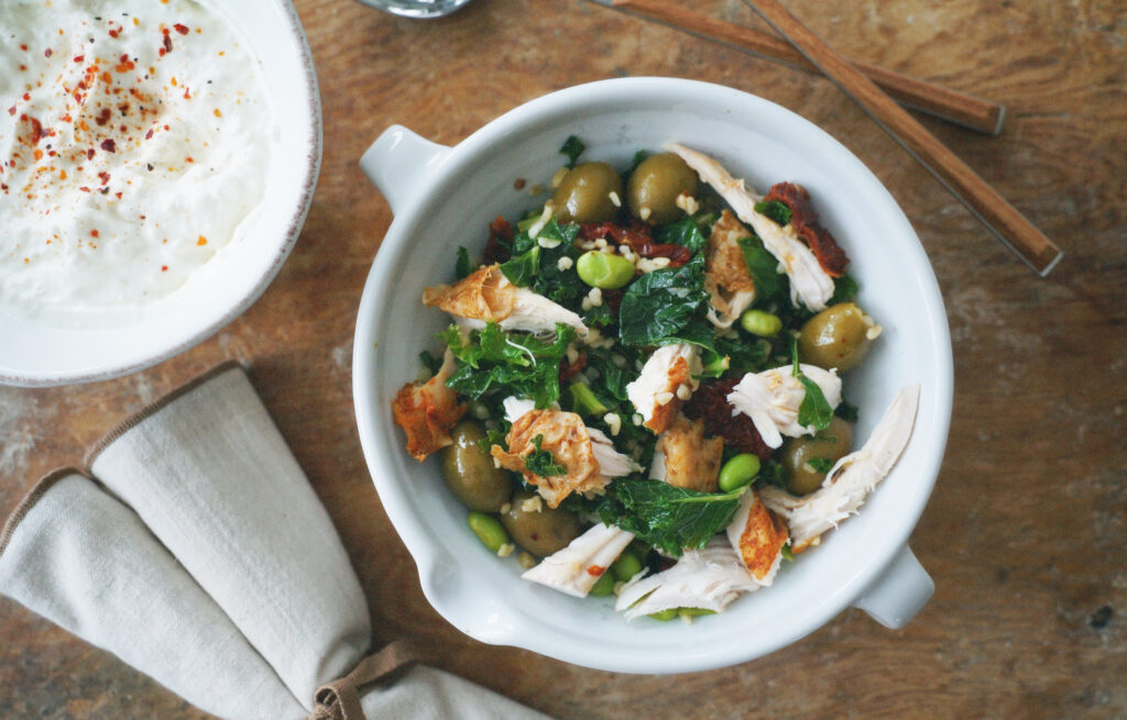 Simpel KYCKLINGSALLAD med BULGUR - Slice Weekly